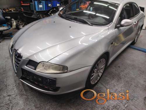 Alfa Romeo GT levo krilo kod boje 651