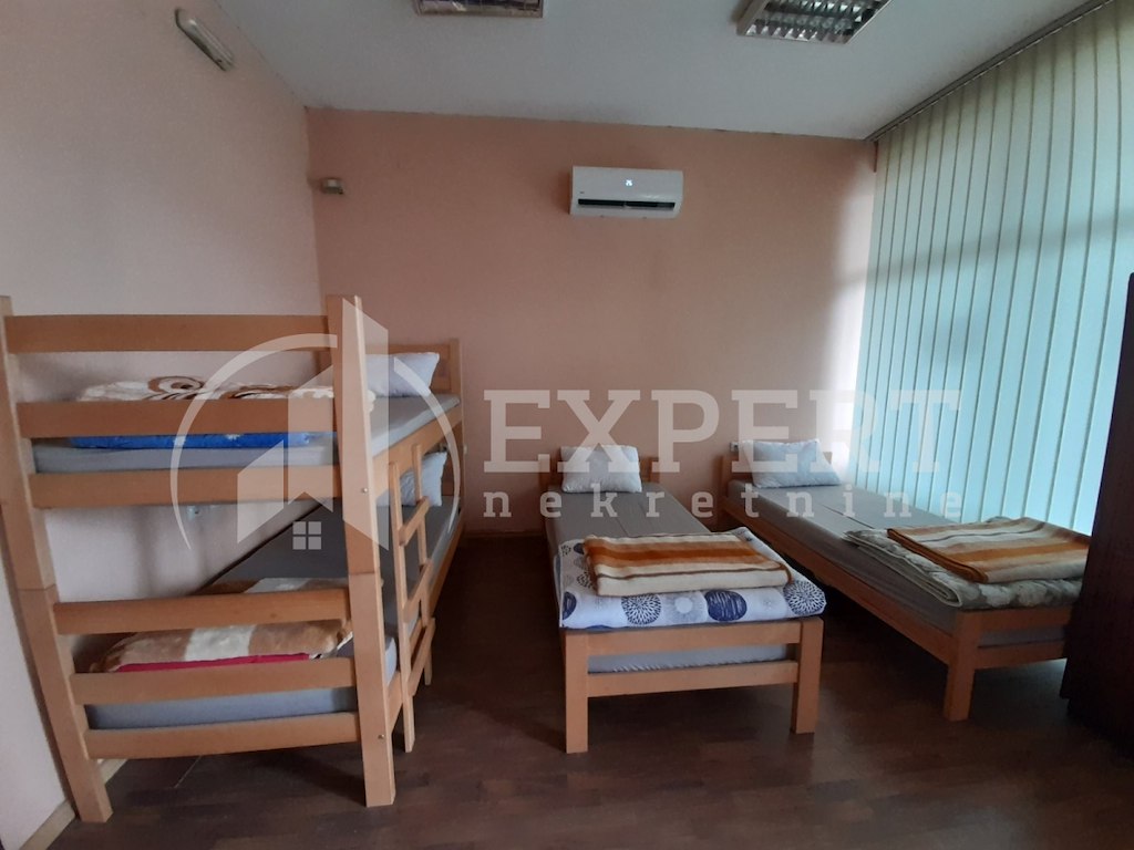 Izdaje se stan za smeštaj radnika, 45m2