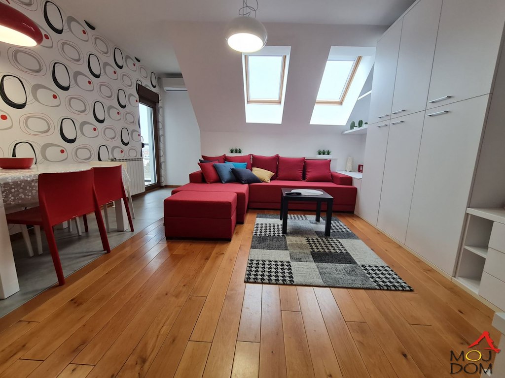 NOVI SAD - CENTAR - DVOSOBAN STAN - 44 m2 - 174, 070€