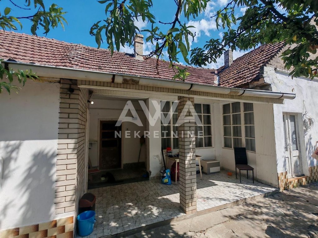 Bogojevo. Prizemna trosobna 126m2, plac 10ar