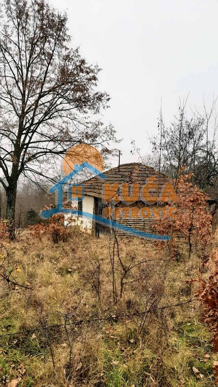 Prodaje se kuća 35m2 u Dugoj Poljani, sa kompletnim imanjem od oko 2ha