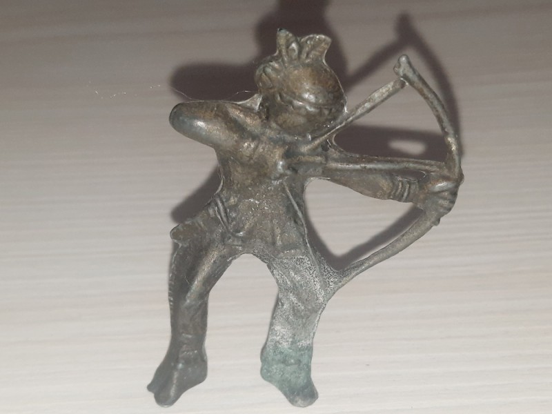 Indijanac metalna figurica