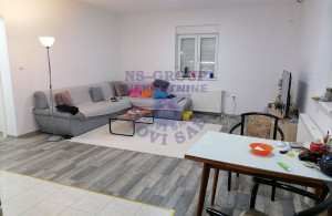 Prodajem Stan-Apartman, Klisa