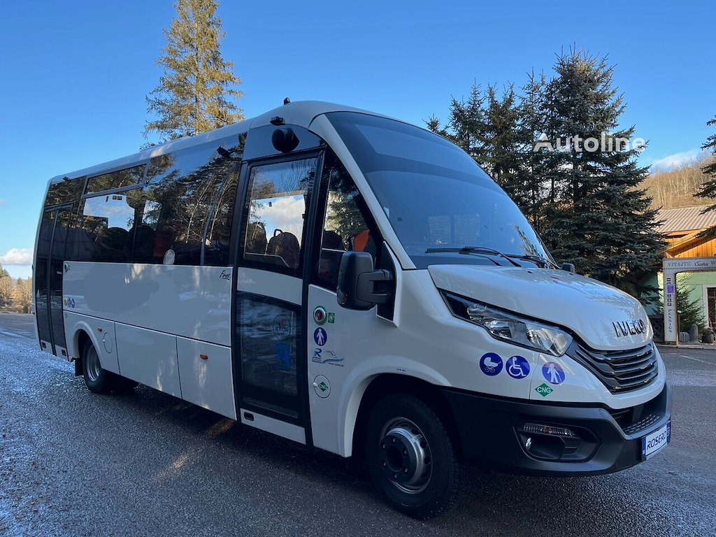Novi IVECO ROSERO FIRST FCLLI putnički minibus