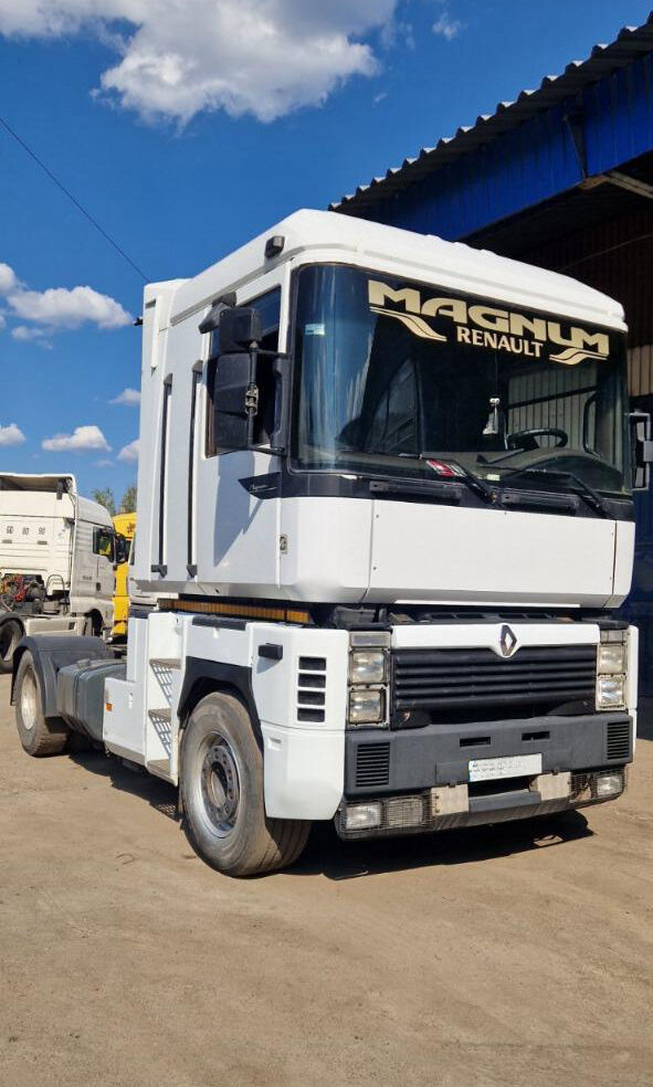 Renault Magnum 400 tegljač