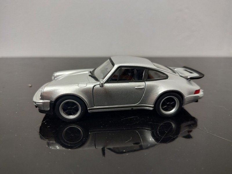 Welly Porshe 911 Turbo