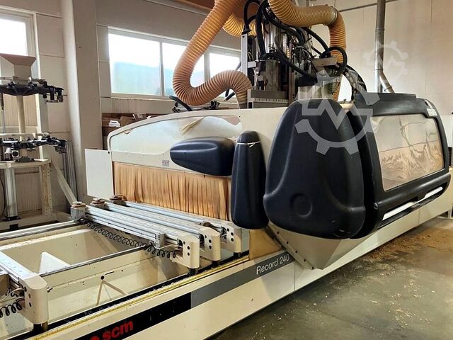 CNC machining centar
SCM Record 240