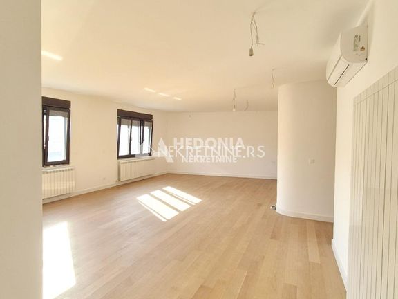 Zemun, centar, nov, 4.0, svetao, moderan ID#10133