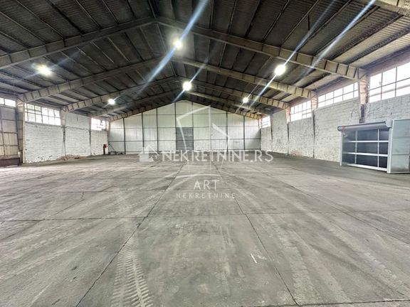 Hala Dobanovci, 800m2, odlična lokacija ID#11776