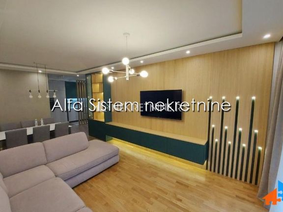 Vračar, Hram Svetog Save, 3.0 stan, 75m2, 1750 EUR, ID 40464