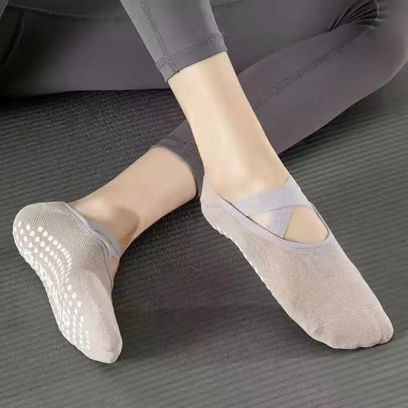 Yoga neklizajuce carape – Krem NOVO