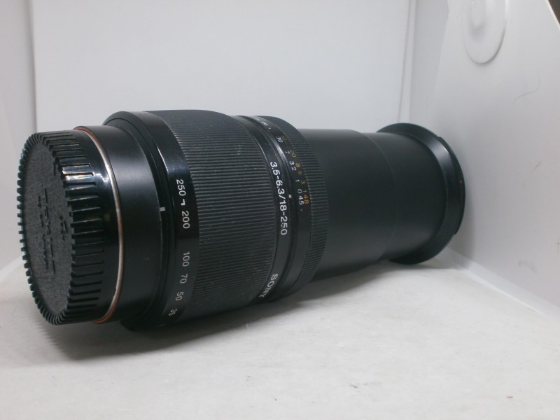 Sony DT 18-250mm f3.5-6.3
