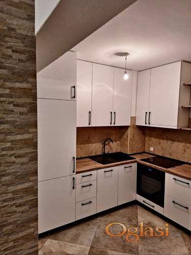 2-soban stan u strogom centru Tivta - prodaja