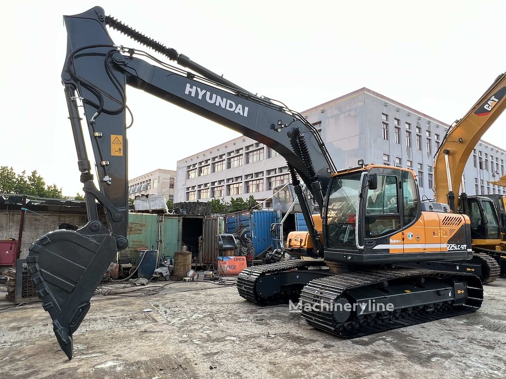 Hyundai R225LC-9T bager guseničar
