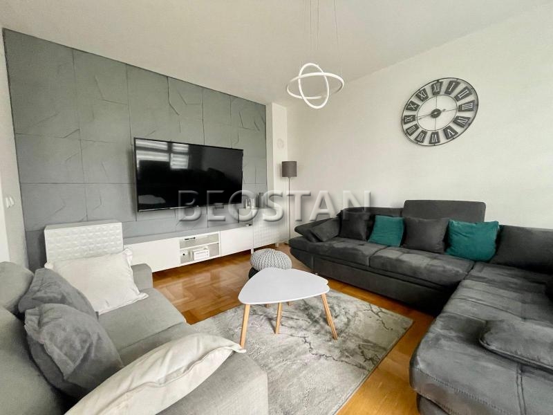 Novi Beograd - Blok 63 novogradnja #63630 900 €