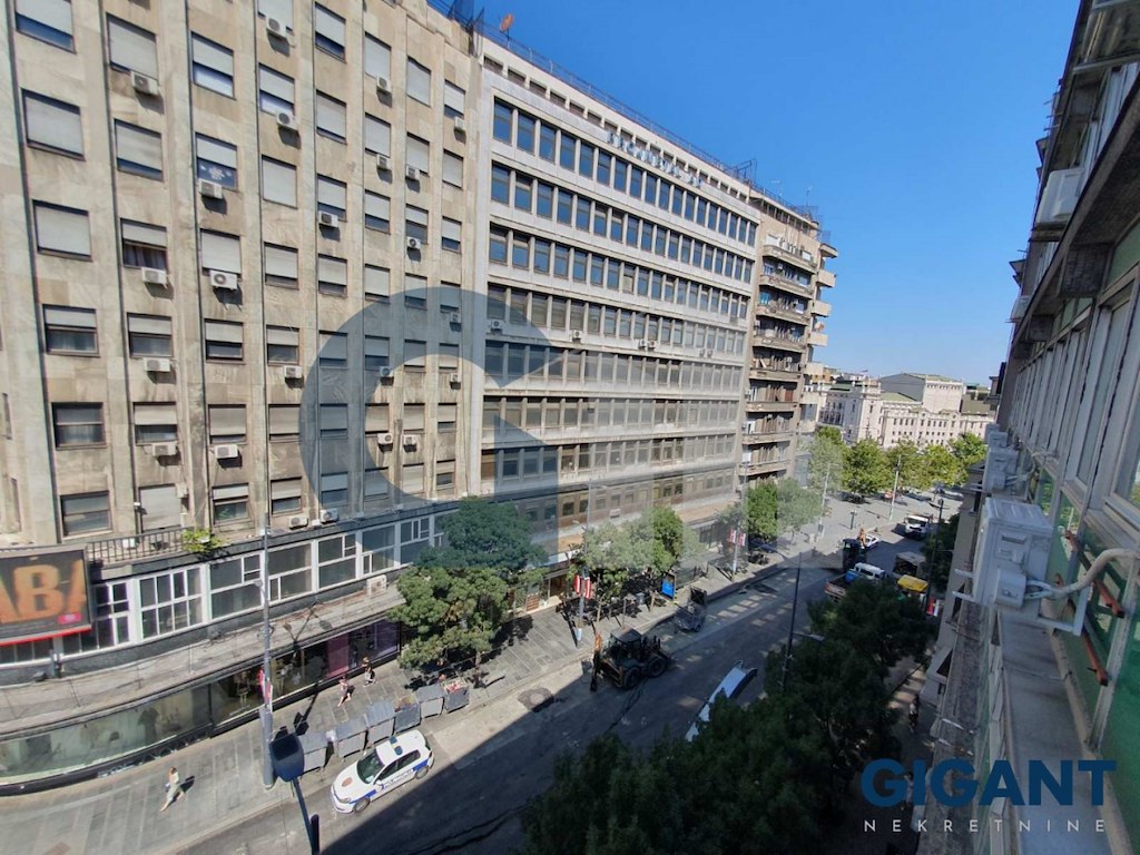 TERAZIJE, 310M2, V, 11 KANCELARIJA