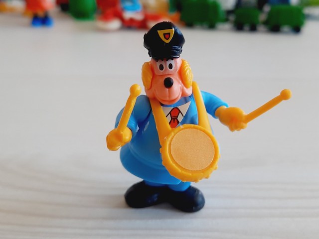 Komesar - Mikijev orkestar kinder