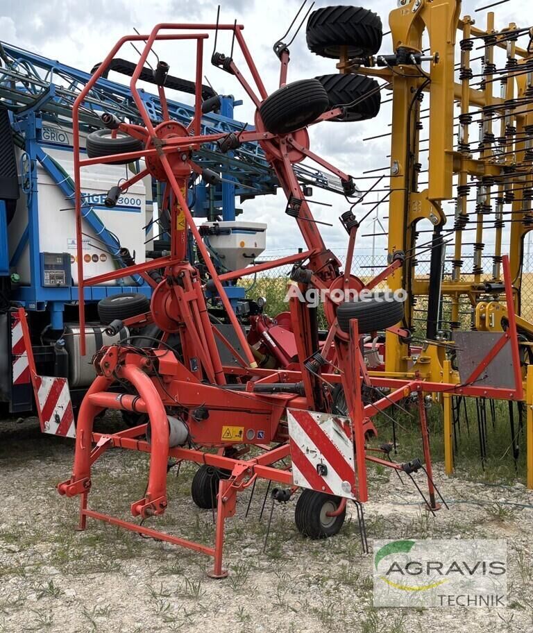 Kuhn GF 642 prevrtač sena