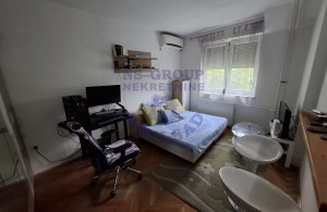 Prodajem Stan-Apartman, Podbara