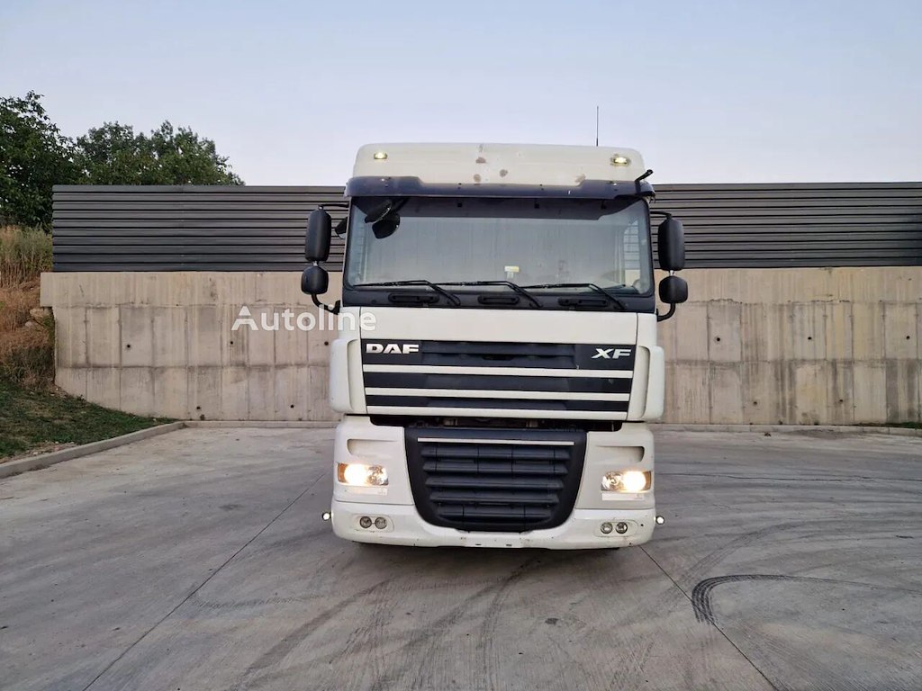 DAF XF 105.460 tegljač