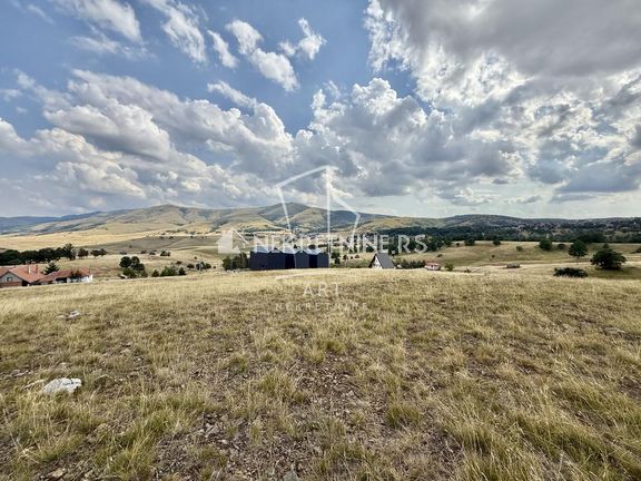 Uknjižen, 53 ara u građevinskom području ID#11655