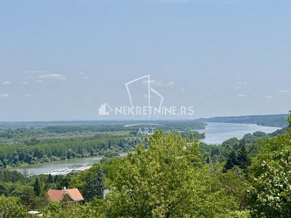 300m od restorana Vinogradi Grocka, sa pogledom na Dunav ID#11298