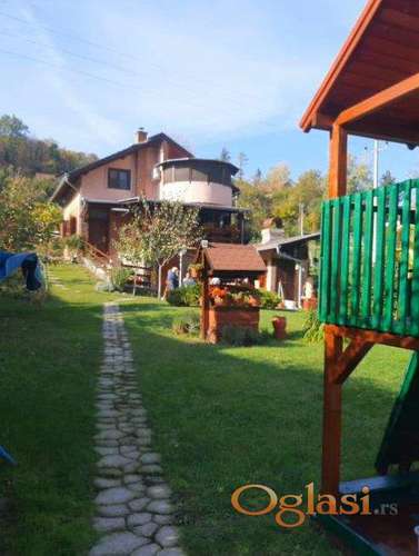 Ledinci prelepa spratnica 185m2, plac 781m2 HITNO!