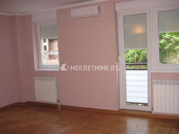 Vračar, Crveni krst, 95m2 ID 563-1