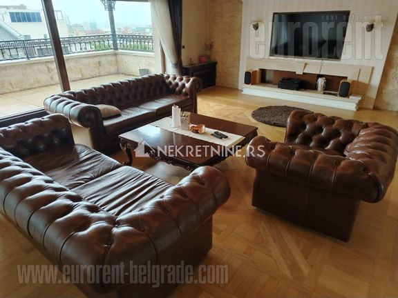#49278, Izdavanje, Stan, CRVENI KRST, 3000 EUR