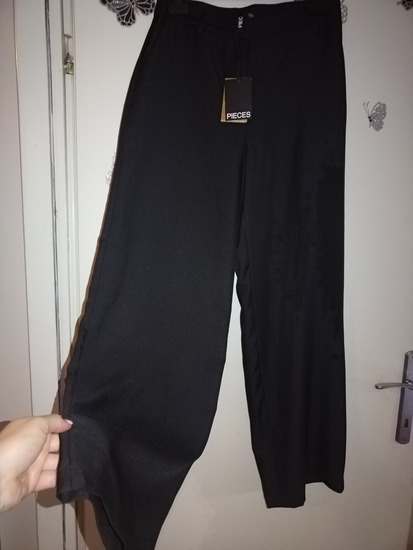 PRELEPE PANTALONE NOVE ETIKETA