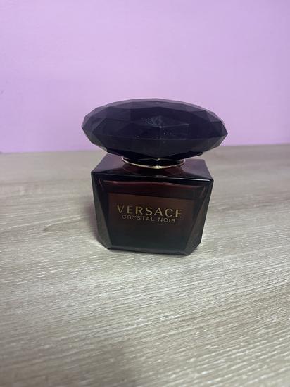 Versace crystal noir parfem
