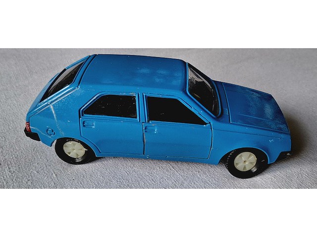 Stari auto RENAULT 14TL,Metaloplastika Šabac