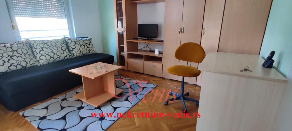 BULEVAR ul. Novosadskog sajma 25 m2 - 300 Evra ID#2608 300 €