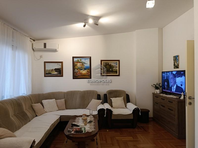 Funkcionalan stan sa velikom terasom ID#8160 270.000 €