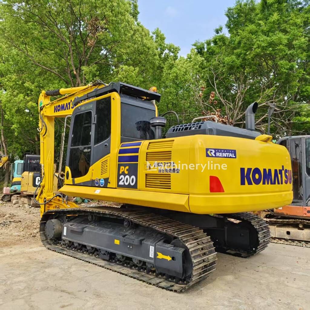 Komatsu PC200-8 bager guseničar