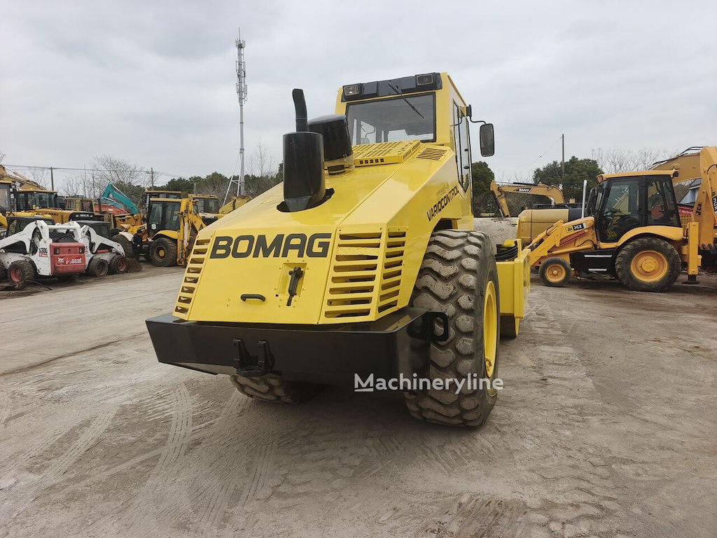 BOMAG BW225-D kompaktor s jednim valjkom