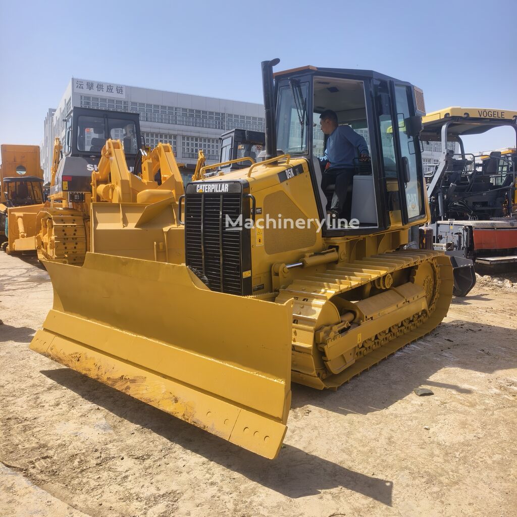 Caterpillar D5K buldožer