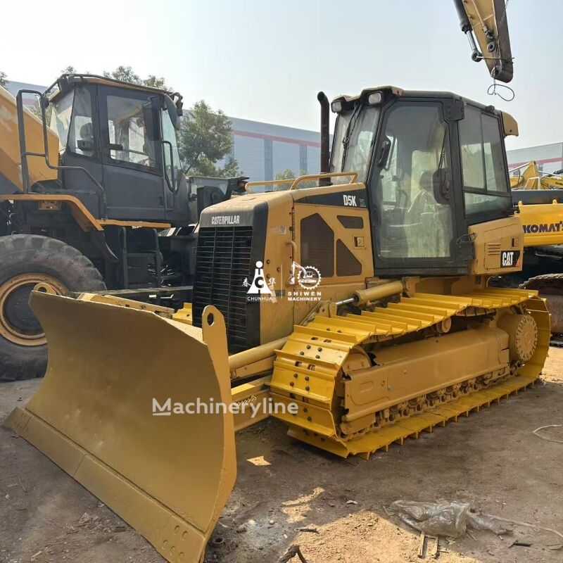 Caterpillar D5K buldožer