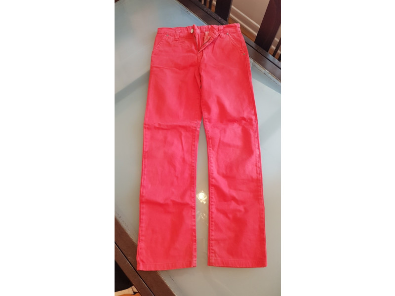 Crvene pantalone vel 12