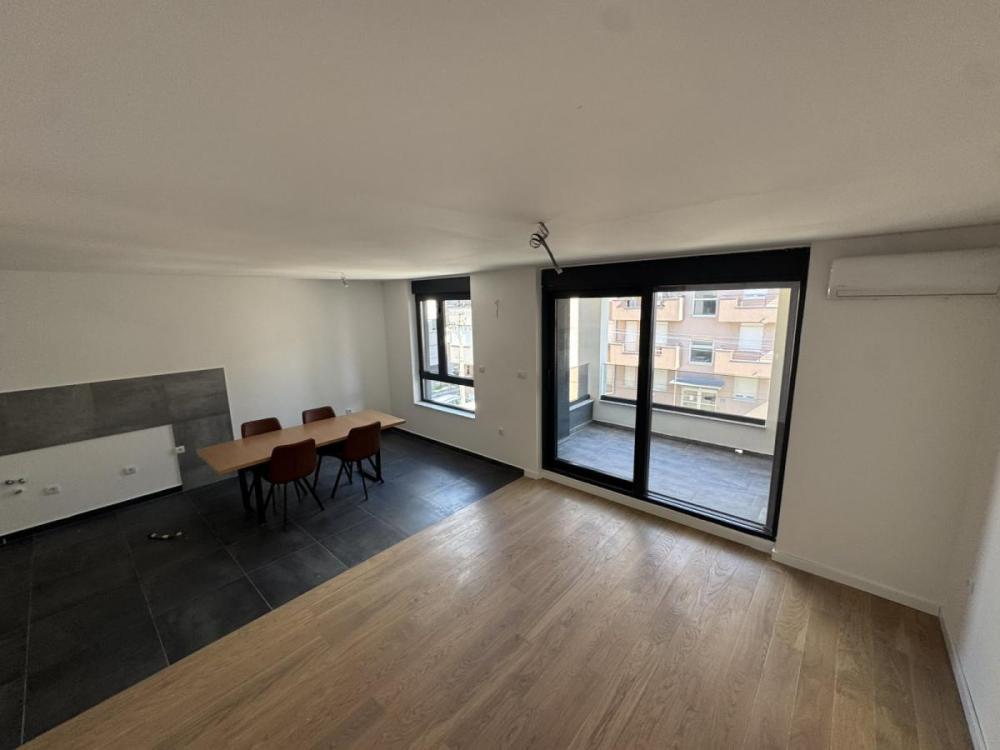 Stan na prodaju, 143m2, 357.500€