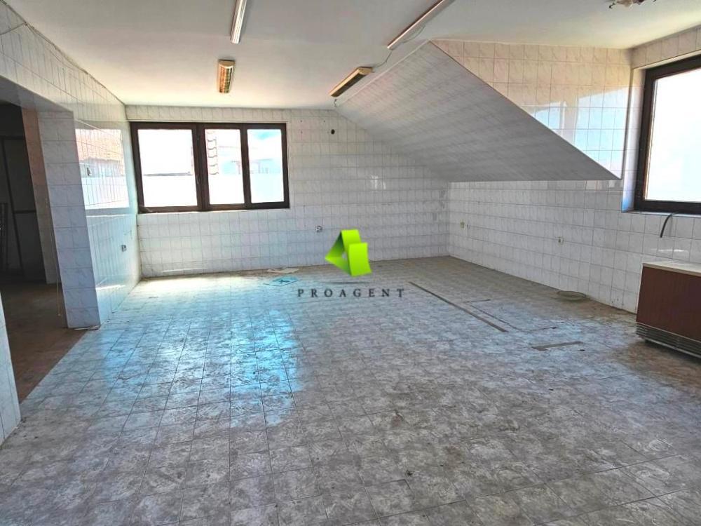 Kuća na prodaju, 270m2, 108.000€