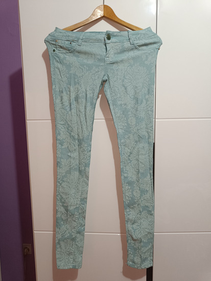 Prelepe nenosene pantalone