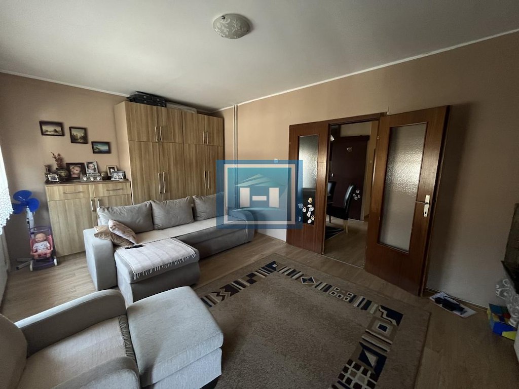 Na prodaju jednoiposoban stan 49m² – Centar Jagodine