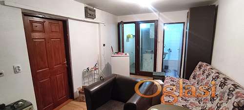 Konjarnik, Mihajla Lalića, kuća sa 2 uknjižena stana ..