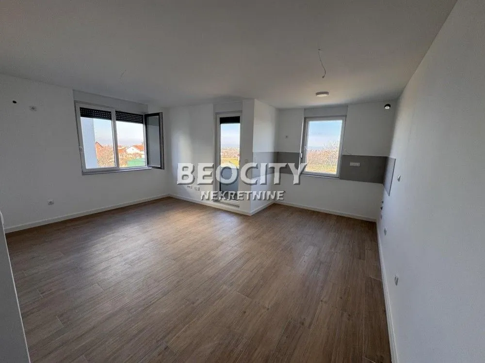 Prodaja, četvorosoban stan, 72m², Petrovaradin, Novi Sad