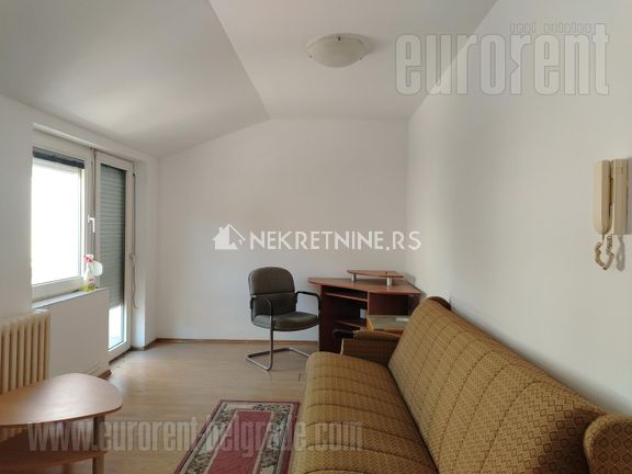 #49380, Izdavanje, Stan, VOŽDOVAC, 300 EUR