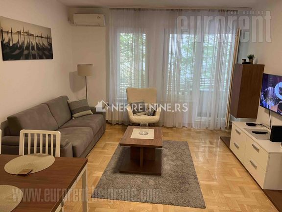 #49383, Izdavanje, Stan, KRUNSKA, 950 EUR