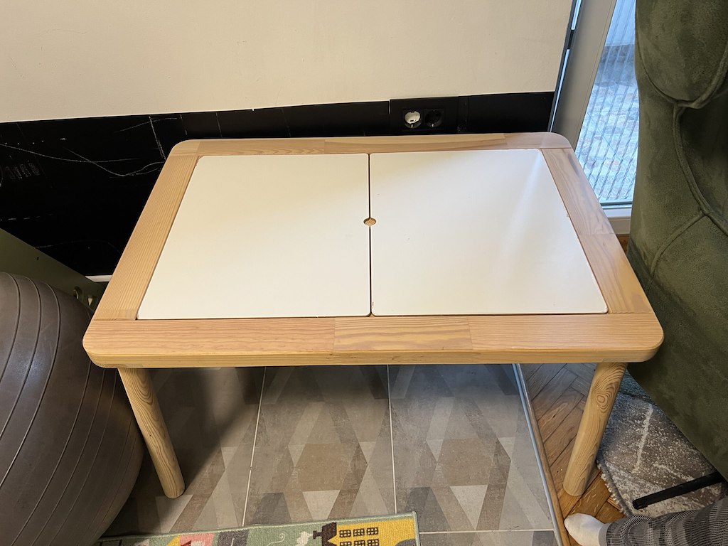 FLISAT Ikea sto za decu