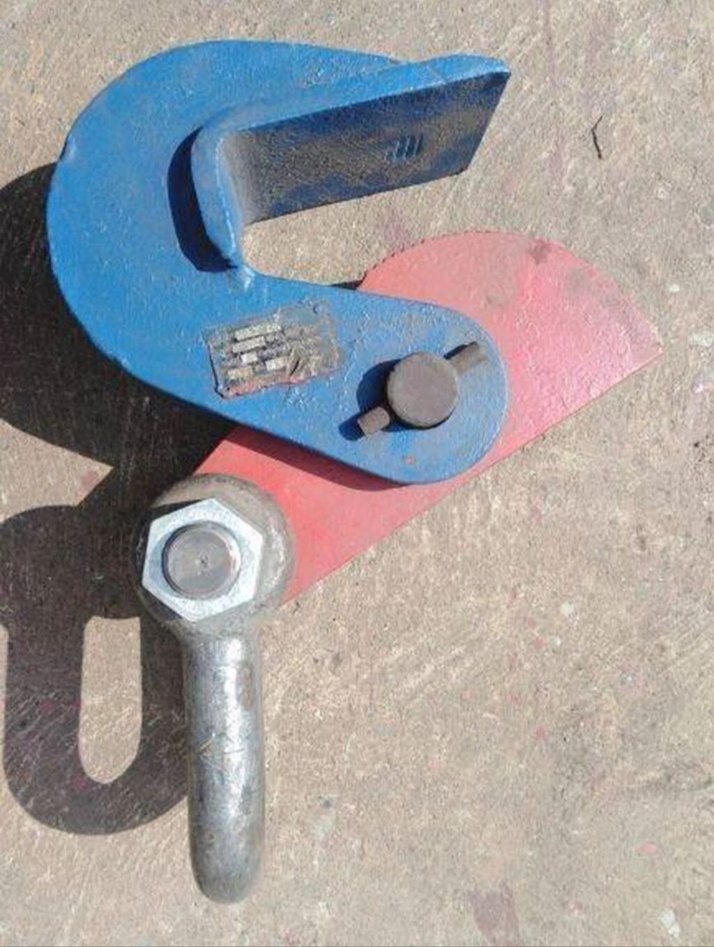 Teretna hvataljka za pločasti materijal debljine do 50 mm težine do 5