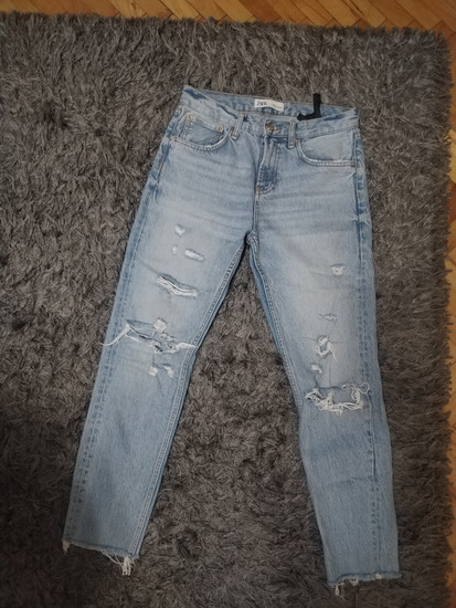 Zara iscepane farmerice